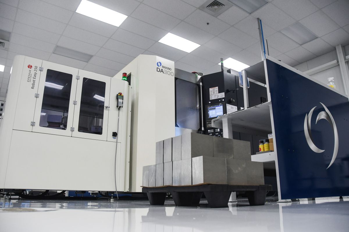 PRECISION MILLING CAPABILITIES AT ROUSH YATES MANUFACTURING SOLUTIONS ...
